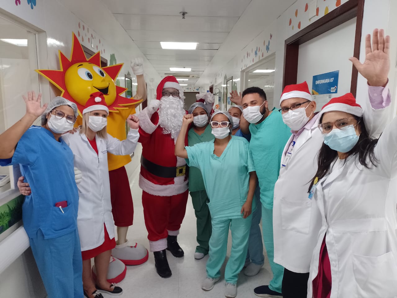 Visita do Papai Noel leva alegria e presentes para os pacientes ...
